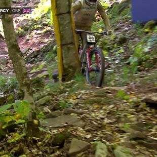 ‘Never say die’ – Jack Piercy blows out back tyre but keeps racing at ...
