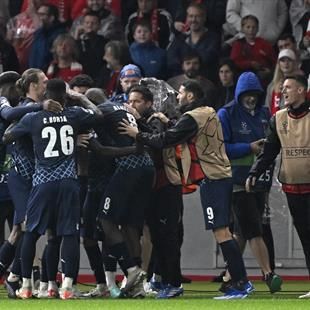 'What a stunning hit!' - Bruma hits 25-yard screamer to bring Braga ...