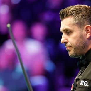 Mark Selby: Alan McManus dismisses player's chances at Crucible but ...