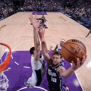 NBA: Domantas Sabonis stars for the Sacramento Kings against the ...