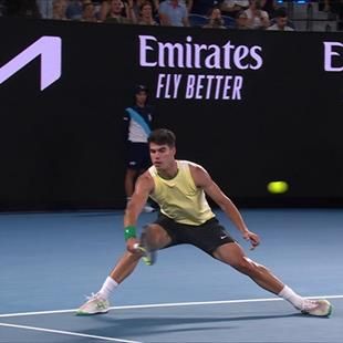 Carlos Alcaraz hits incredible 'freak' forehand and Kyrgios reacts to ...