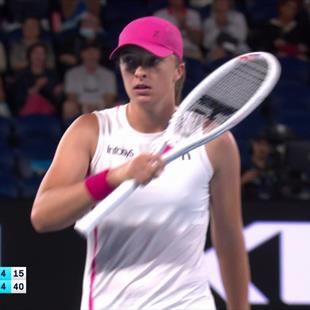 'Ridiculous, perfection!' - Iga Swiatek with stunning backhand smash ...