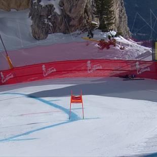 Mikaela Shiffrin crashes during women's Downhill and is helped off ...