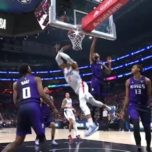 One-hand dunks and no-look passes - NBA Top 10 plays from Sunday ...