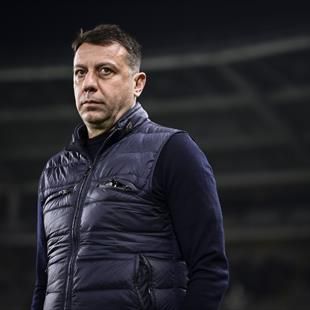 Lecce sack Roberto D’Aversa following apparent ‘headbutt’ on Hellas ...