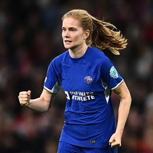 Sjoeke Nusken: Chelsea boss Emma Hayes lauds versatile star after UEFA ...