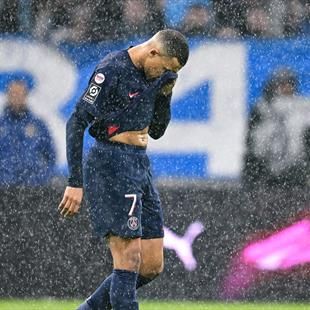 ‘He’s not happy’ - Kylian Mbappe looks frustrated after being subbed ...