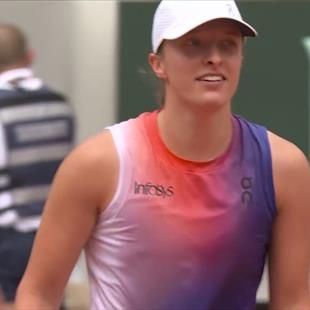 'Super Swiatek' - Watch moment Iga Swiatek clinches stunning victory ...