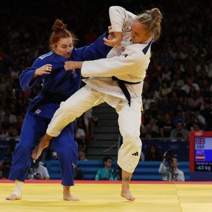 Team GB's Lucy Renshall suffers 'cruel' defeat in second round of -63kg ...