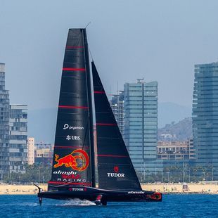 Louis Vuitton Cup: Alinghi Red Bull Racing and Luna Rossa beat the ...