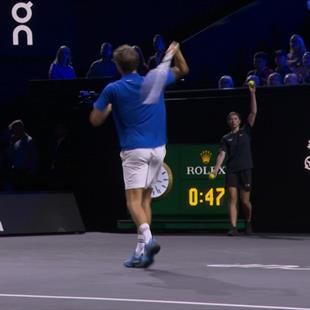 Daniil Medvedev throw racquet after lost point against Ben Shelton in ...