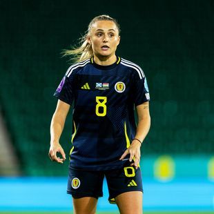 Liverpool sign Scotland international Sam Kerr on loan from Bayern ...