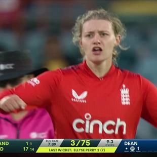 ‘Australia have collapsed!’ – Charlie Dean gets Phoebe Litchfield with ...