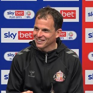 Sunderland boss Regis Le Bris hails his side's 'strong character' on ...