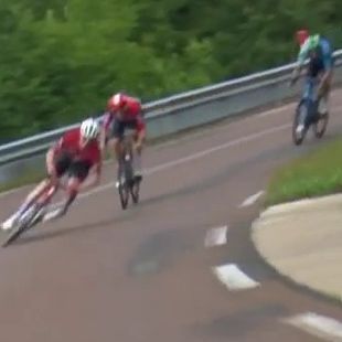 Tour de France 2025: Commentators gasp as Mauro Schmid 'double wheel ...