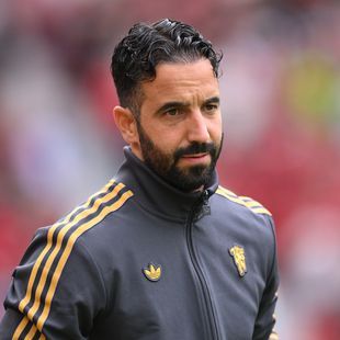 Manchester United dealt double blow in search for new midfielder, Spurs ...