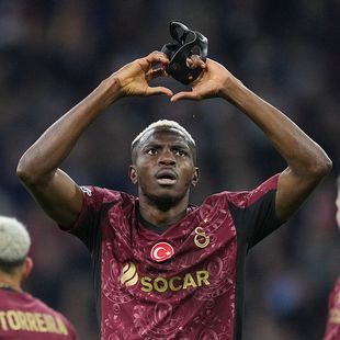 Victor Osimhen gives Galatasaray lead against Ajax in UEFA Champions ...