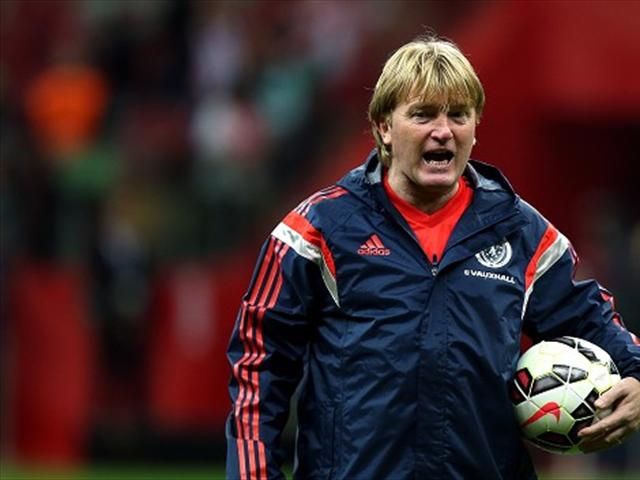 Rangers appoint former player Stuart McCall as coach - TNT Sports