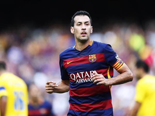 Barcelona midfielder Sergio Busquets signs new five-year deal - TNT Sports