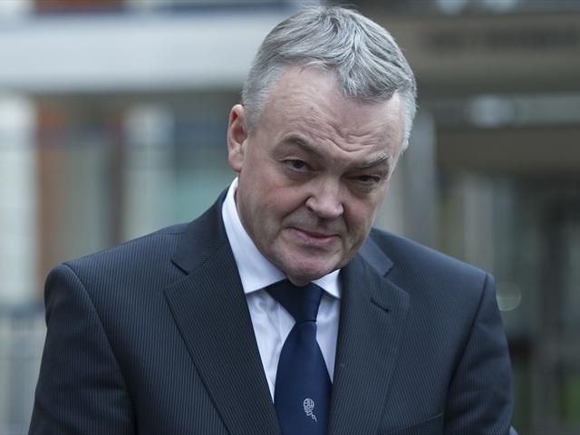 Long-serving Bolton chairman Phil Gartside dies at 63 - TNT Sports