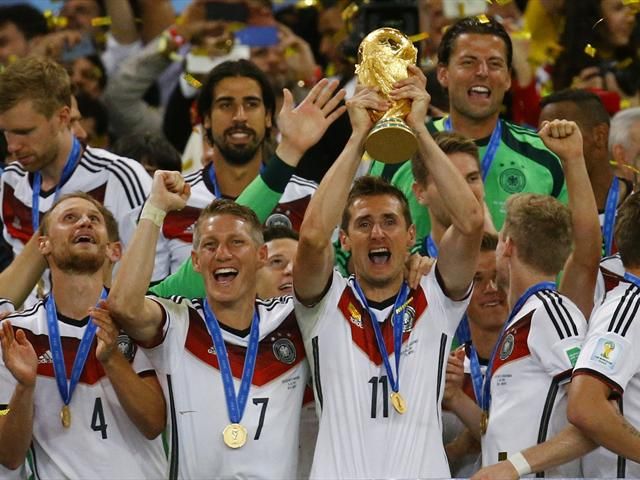 How the shape of the World Cup has changed since 1930 - TNT Sports