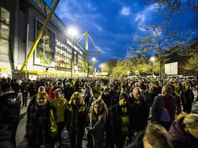 The Warm-Up: Terror in Dortmund brings best out of fans - TNT Sports