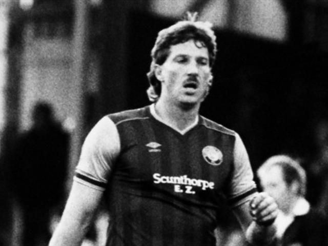 Sir Ian Botham named Scunthorpe president - TNT Sports