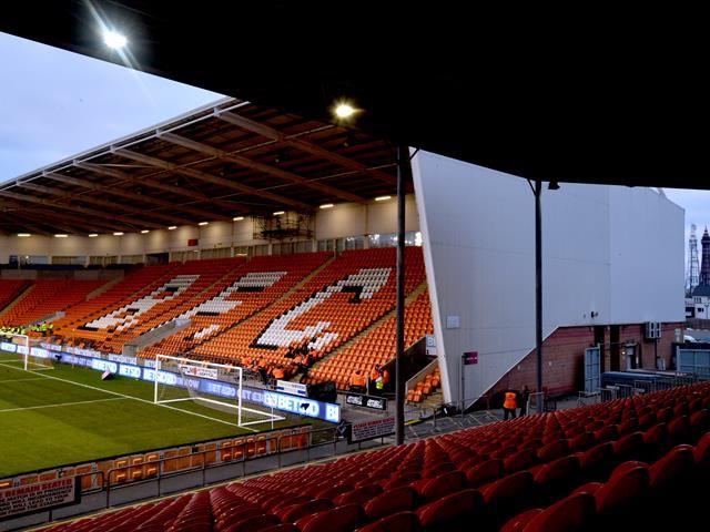 Blackpool native and fan Simon Sadler takes over the Seasiders - TNT Sports