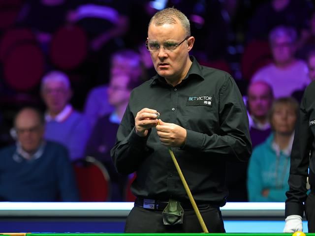Scottish Open snooker: James Cahill holds nerve to edge out Stan Moody ...