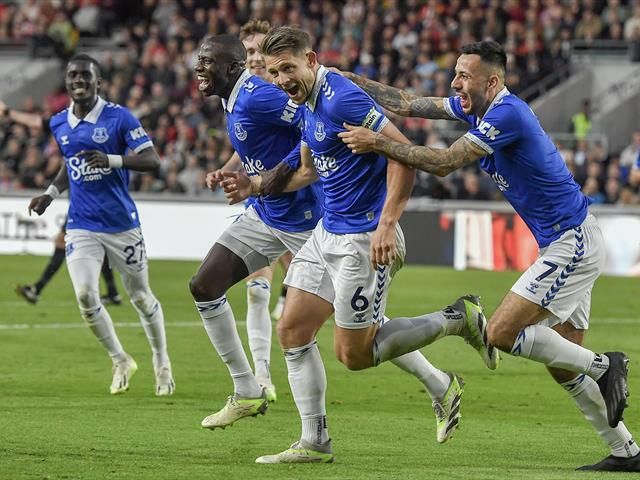 ‘It’s their life!’ – James Tarkowski and Dwight McNeil on why Everton ...