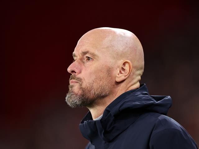 Man Utd manager Erik ten Hag pays tribute to 'outstanding' Sir Bobby ...