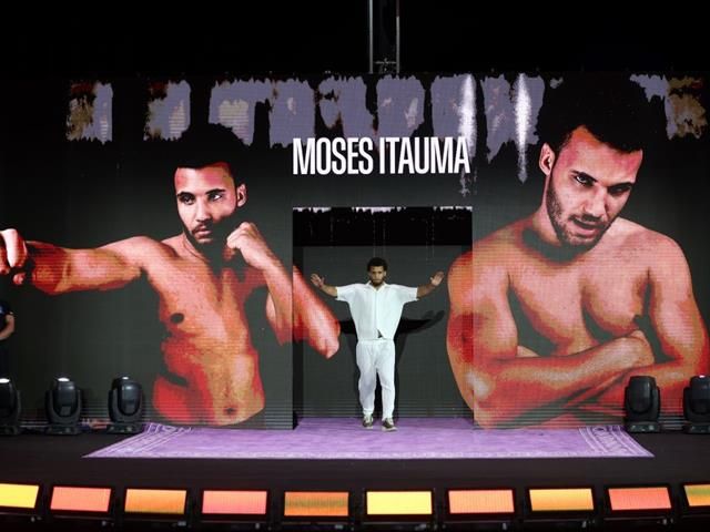 Moses Itauma makes his Grand Arrival in Saudi Arabia ahead of ...