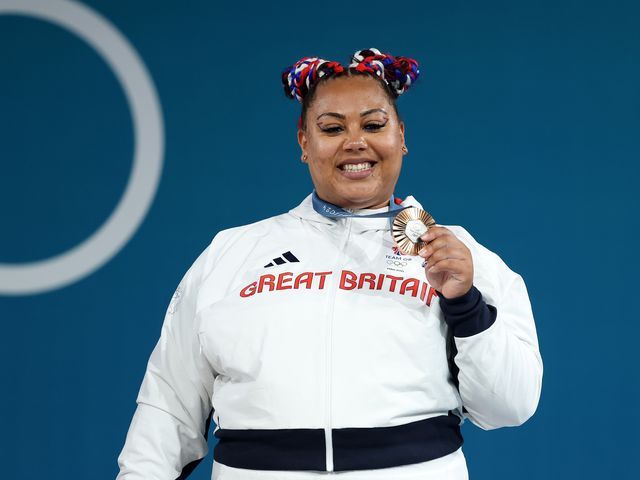 Emily Campbell: Team GB star wins weightlifting bronze after 'tough ...