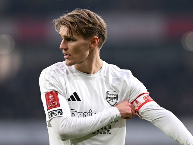 Why Arsenal wore all-white kit against Manchester United in FA Cup ...