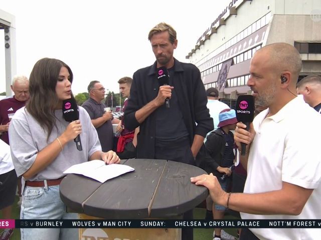 Joe Cole and Peter Crouch impressed by Manchester United summer ...