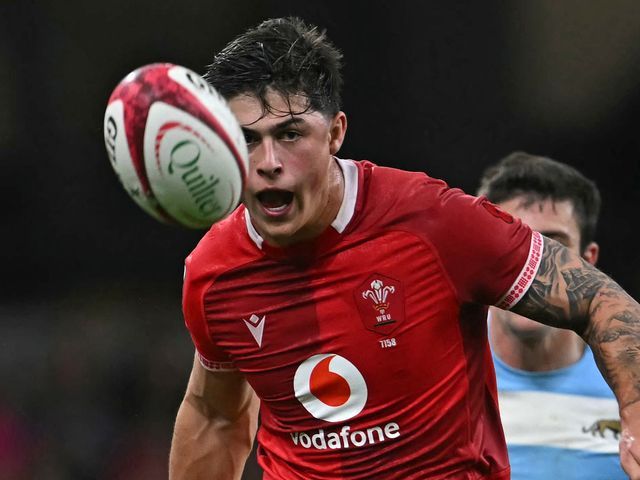 He’s back! Louis Rees-Zammit denied ‘exceptional’ try on Wales return ...