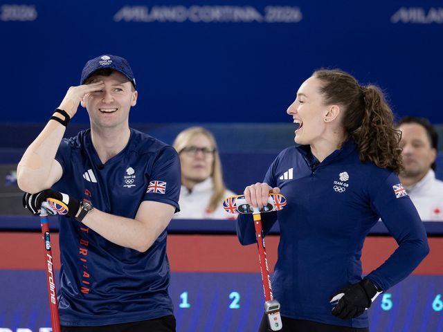 Watch: More Jen Dodds magic as Team GB curler delivers 'brilliant shot ...