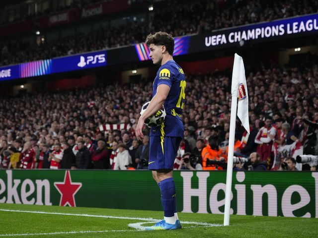 Arsenal 'leapfrog' rivals in race to sign Julian Alvarez, Barcelona ...